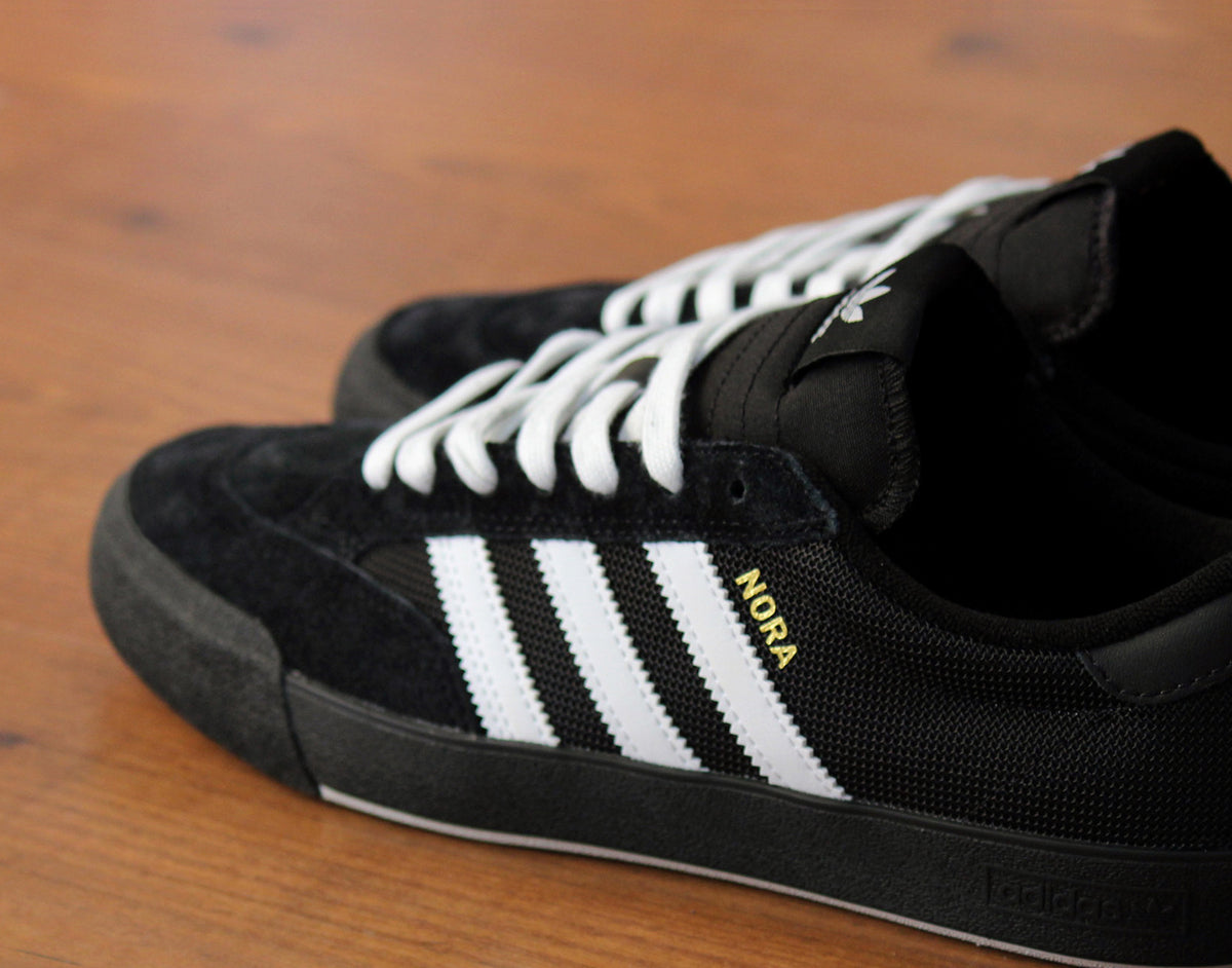 ADIDAS NORA, Core Black/ Ftwr White/ Gold Metallic – FCHSKATE
